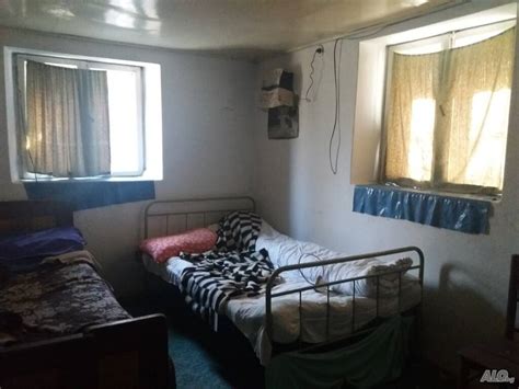 Двуетажна къща Двуетажна къща 100 кв м РЗП 800 кв м двор Къщи Вили Добромирка Агенция