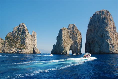 Cosa Sono I Faraglioni Di Capri E Come Si Sono Formati