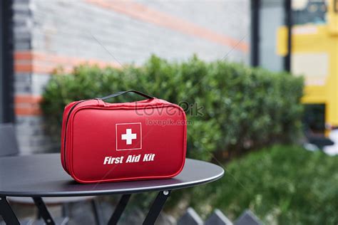 휴대용 의료 응급 처치 키트 야외 사진 무료 다운로드 Lovepik
