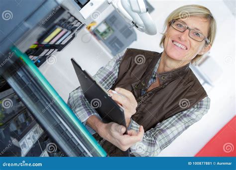 1 096 Fixing Printer Stock Photos Free Royalty Free Stock Photos From Dreamstime