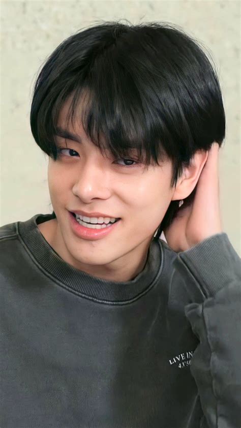 Jake Enhypen Jake Sim Jake Black Aesthetic Wallpaper