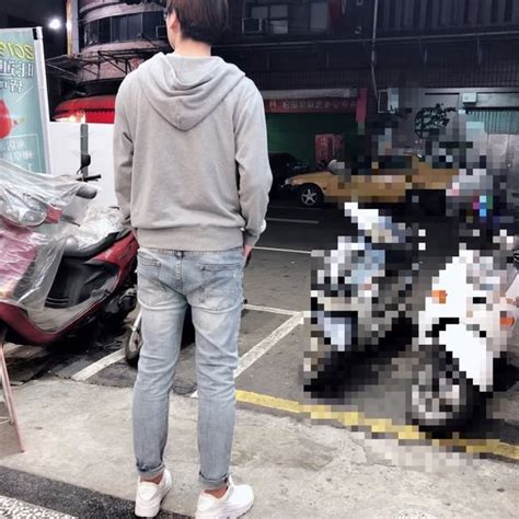 講一堆廢話！只能騙騙低智商的人 就好比我也可以學他講一些屁話 學生時期當學生就要好好努力用功讀書 但是你又不能一整天都在讀書 還是要分配時間睡覺，運動 這樣身體才會健康，不然成為書呆子 但你也