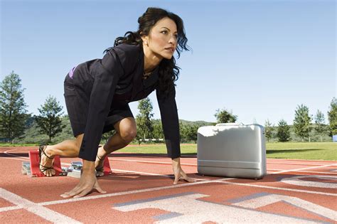 Девушка Ползет На Четвереньках 63 фото