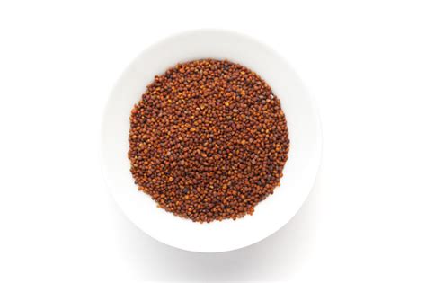 흰색 배경에 유기 적갈색 작은 겨자 씨앗 의 매크로 클로즈업 인도 방향족 향신료 더미 위쪽 보기 0명에 대한 스톡 사진 및 기타 이미지 Istock