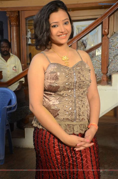 Shweta Basu Prasad Actress Hd Photosimagespics And Stills Indiglamour