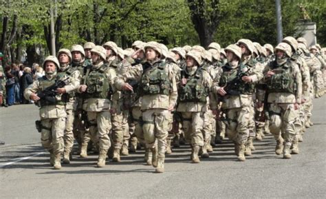 Министър Йосифова Сухопътните войски ще бъдат достойни наследници на