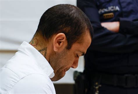 اولین تصاویر از فوتبالیست سرشناس در دادگاه رسیدگی به پرونده تجاوز جنسی