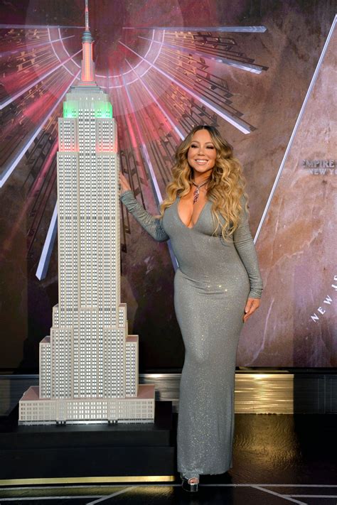 Mariah Carey Lights Empire State Building In New York City 12172019 • Celebmafia