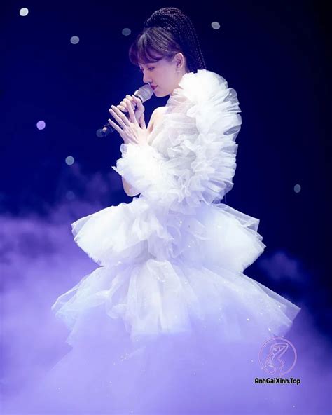 Nh Hari Won Nude M C Bikini L H Ng Khoe H Ng Sexy Nh G I Xinh