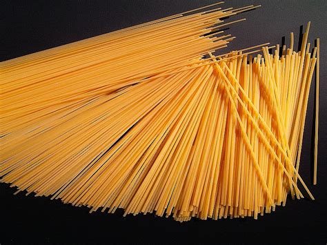 파스타 면의 종류 스파게티 Spaghetti링귀네 Linguine페투치니fettuccine펜네penne라비올리ravioli푸실리