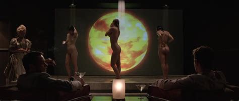 3 Naked Women Shower In Front Of 2 Men