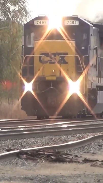 Pair Of Old Csx C40 8 Engines With Old Conrail Defect Detector Youtube