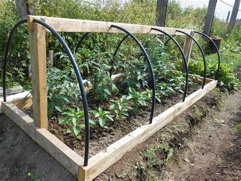 Парники из дуг с укрывным материалом | Herb garden design, Raised ...