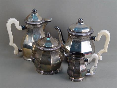 Сервиз 4 предмета чайник сливочник сахарница кофейник серебро по реактиву общий вес