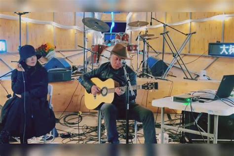 旅行中遇见的自由音乐人演唱 一首关于环保 生命 灾难公益自然的歌 冷门歌曲灾难公益环保 旅行中遇见的自由音乐人演唱 一首关于环保 生命 灾难公益自然的歌 冷门歌曲灾难公益环保