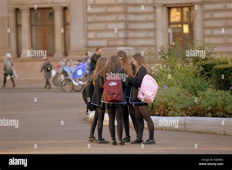 Girls In Uniform Fotos Und Bildmaterial In Hoher Auflösung Alamy