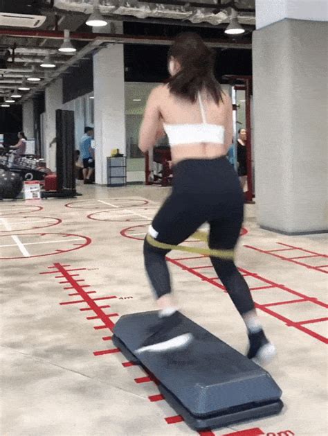 ‘nữ Hoàng Phòng Gym Trang Tracy Hướng Dẫn đốt Mỡ Thừa Bằng Chùm Bài Tập Với Bục