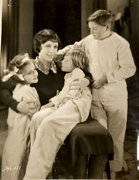 Women Love Diamonds 1927