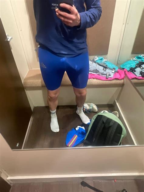 A Lot Of People Suggested Compression Shorts I Just Cant Decide Green Or Blue Rbulges