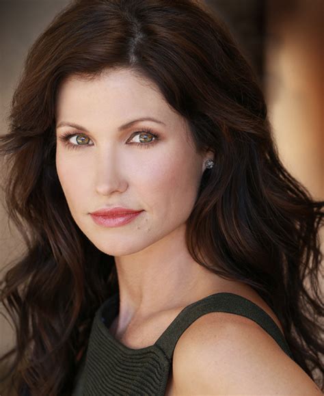 Alison Fiori | On camera women Grid Portfolio | Stars Agency