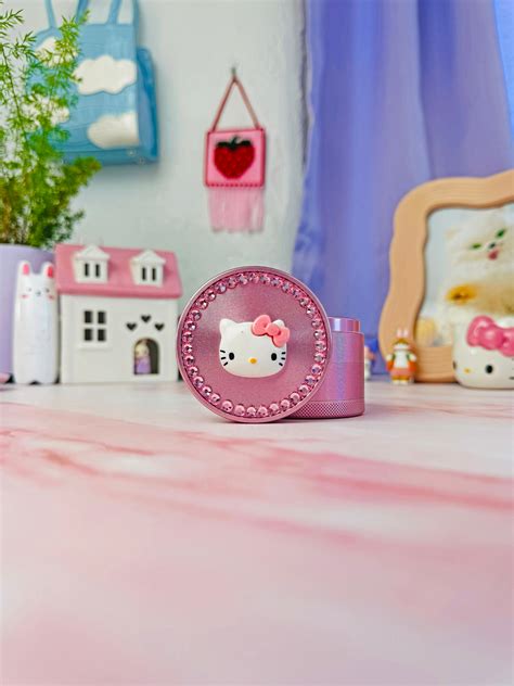 Kunty Kitty Grinder Shop Burning Love