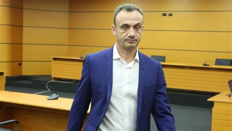 Dosja ‘toyota Gjkko Dënon Me Burg Ish Kryeprokurorin E Vlorës Aurel