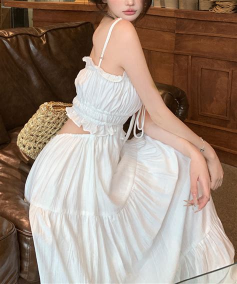 포앤바이앤 ★휴양지원피스★ 끈나시 셔링 프릴 허리트임 하이웨스트 풀스커트 티어드 캉캉 화이트 롱 원피스 여름 휴가룩 리조트 비치 동남아 여행