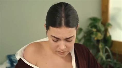 مشهد فتاة مراهقة ترضع شقيقها في المسلسل التركي عمر Youtube
