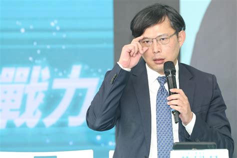 老鵝日報 重砲點名黃國昌批新潮流涉黑金貪瀆 揭賴清德十二護法黑歷史