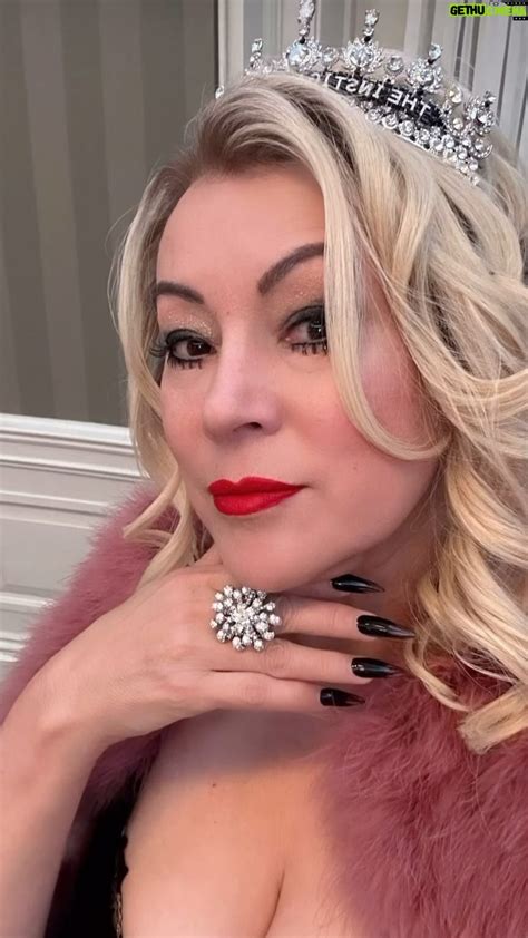 Actress Jennifer Tilly Hd Instagram Photos And Wallpapers April 2024