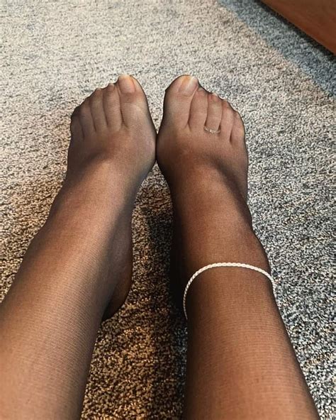 اقدام بنات الأردن الجميلة