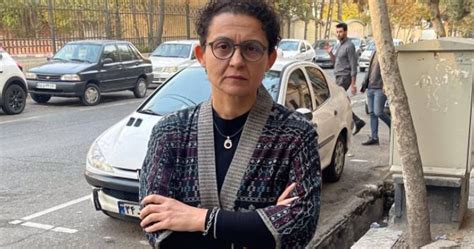 سحر مصیبی، فیلمساز، تصویری بدون حجاب اجباری از خود منتشر کرد ایران