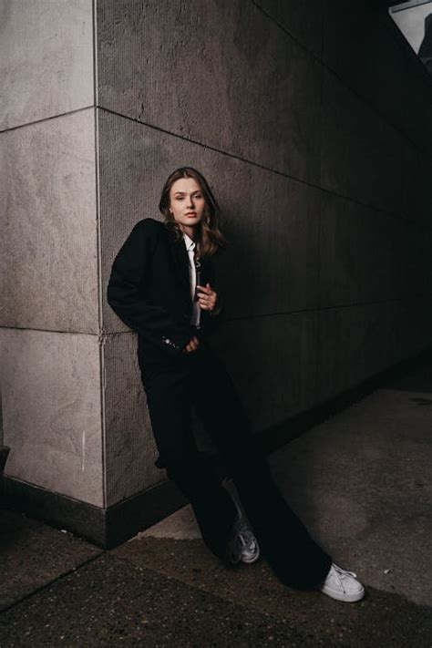 4k 바탕화면 Hd 배경 Hd 배경 바탕 화면 Hd 벽지 강한 거리 스타일 거리 패션 검은 색 양복 격리 귀여운