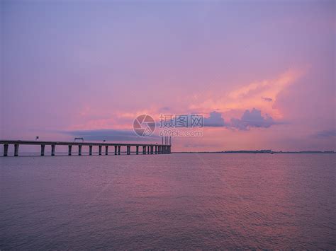 晚霞中的青岛胶州湾跨海大桥高清图片下载 正版图片501791946 摄图网
