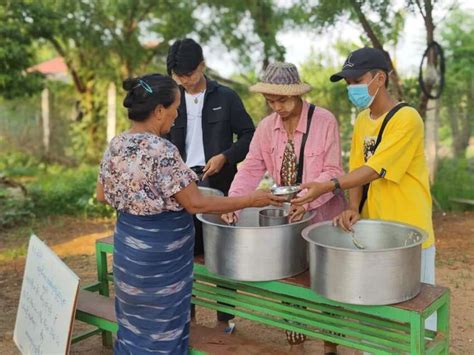 ဆားလင်းကြီးမြို့နယ်တွင် ရက်ရှည် စစ်ရှောင်စခန်း ၃နေရာအား ထမင်းတစ်နပ် လှူဒါန်း Khit Thit Media