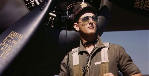 История бренда солнцезащитных очков Ray Ban Ua