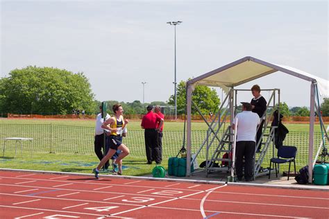 무료 이미지 집 밖의 선로 점프하는 유럽 높은 달리는 사람 금연 건강 증진 협회 영국 2016 년 경주