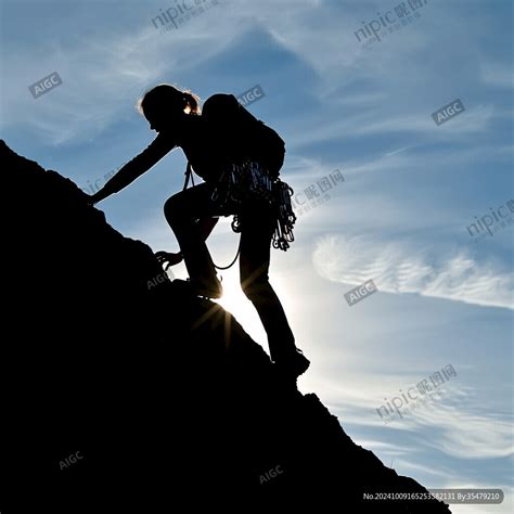Ai创作图登山剪影素材 冒险探险登山攀爬 登山剪影实拍 登山者素材 攀岩海报攀登山峰 爬山登山爬山户外探险 户外攀岩挑战巅峰 户外运动登山 户外登山挑战自我 登山驴友休闲运动 户外旅游探险爬山