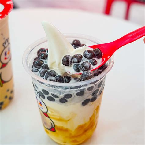 Mixue Ice Cream And Tea Sihom Yoosaila