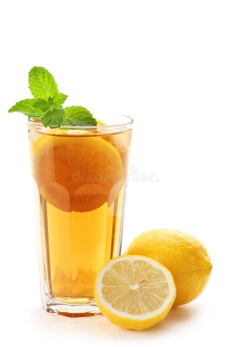 Tadelloser Tee Mit Zitrone Stockfoto Bild Von Kraut