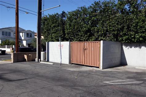 Hollywood Murders Sam Haskell Jr Appears In Court Shirtless For Protection