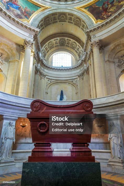 Tomb Of Napoleon Bonaparte In The Hotel Des Invalides Famous Monument