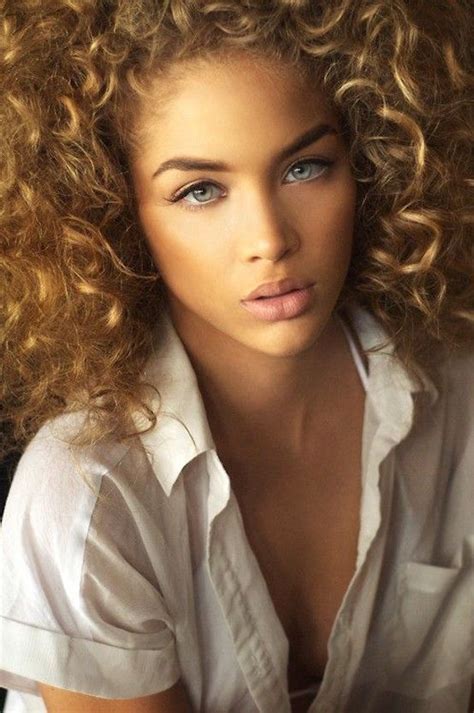 21 Mixed Curly Hairstyles For Chicks Feed Inspiration