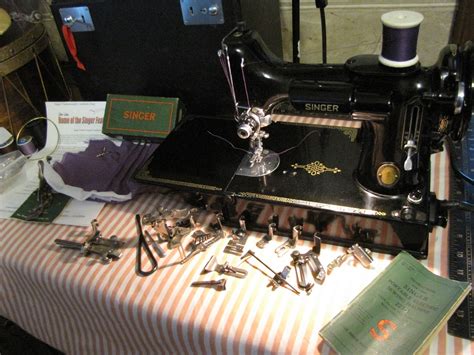 Singer Featherweight 221 And 222 Sewing Machine