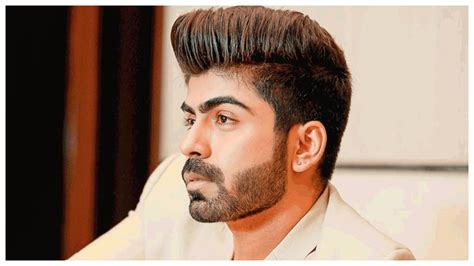 पहले सेल्फी फिर akash choudhary के साथ फैन की बेहूदगी akash chaudhary attacked video viral