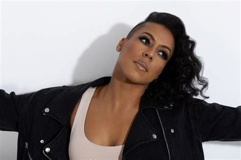 Single Review Lisa Ramey Comes Out Swinging On Her Excellent New Track ‘internet