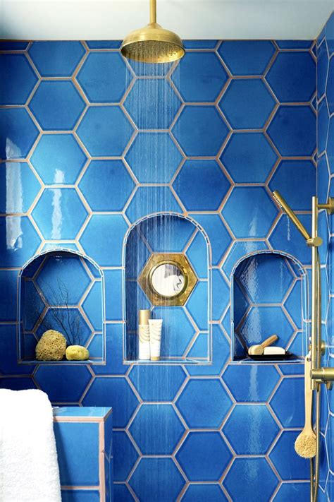 10 Desain Kamar Mandi Nyaman Dengan Banyak Gaya Salah Satunya Skylight