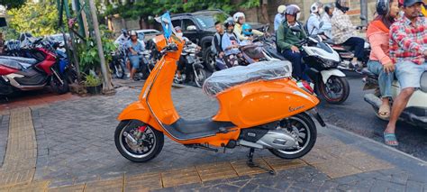 លីម៉េង99 បង់រំលស់ម៉ូតូទំនើប 078 58 89 89 070 58 89 89 097 9192 789 ស្អាត Vespa