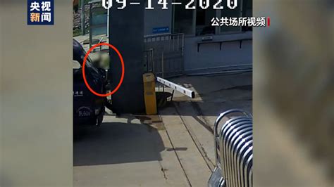 惊险！广东司机徒手阻挡货车，原因是腾讯新闻