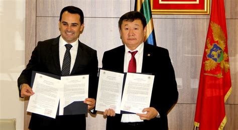 ДАРХАН УУЛ Бар хоттой аялал жуулчлал боловсрол соёл амралт спортын чиглэлээр хамтран ажиллана